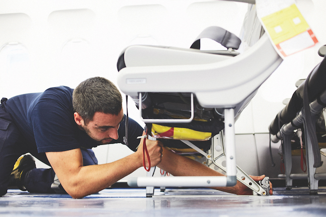Aircraft engineers: Digital vs manual skills - Aviation Business News