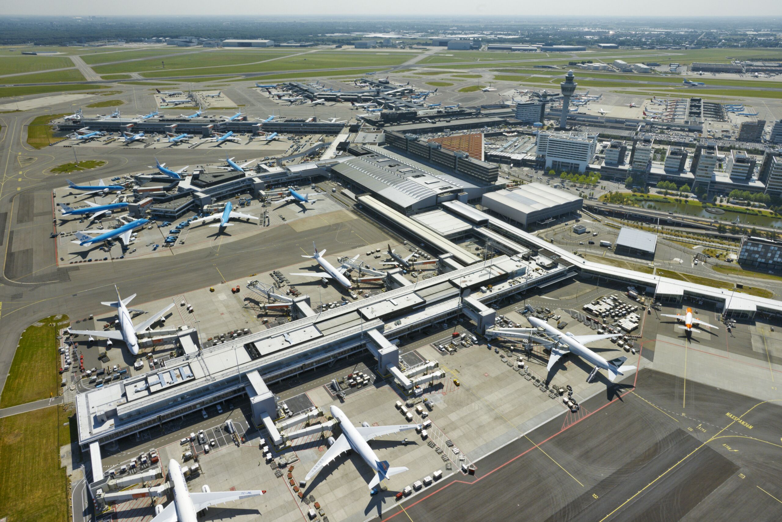 Amsterdam Airport Schiphol Cargo Volume Up 15 7 Per Cent Aviation
