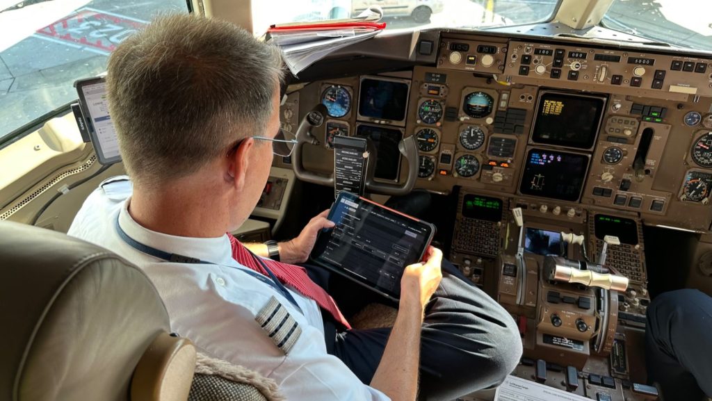 Austrian Airlines to introduce the AVIATAR Technical Logbook