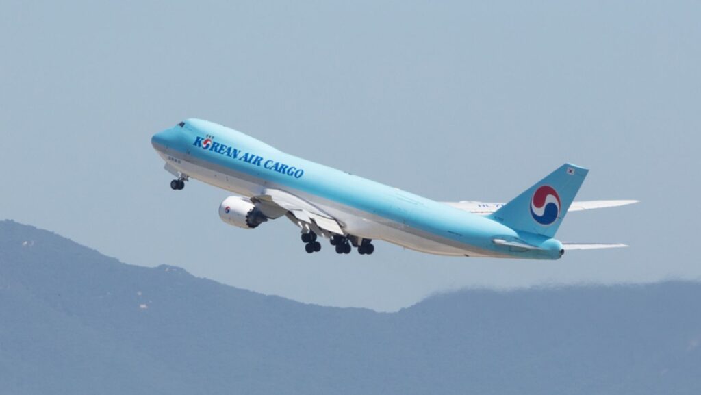 Korean Air connects its cargo booking system with DHL Global Forwarding